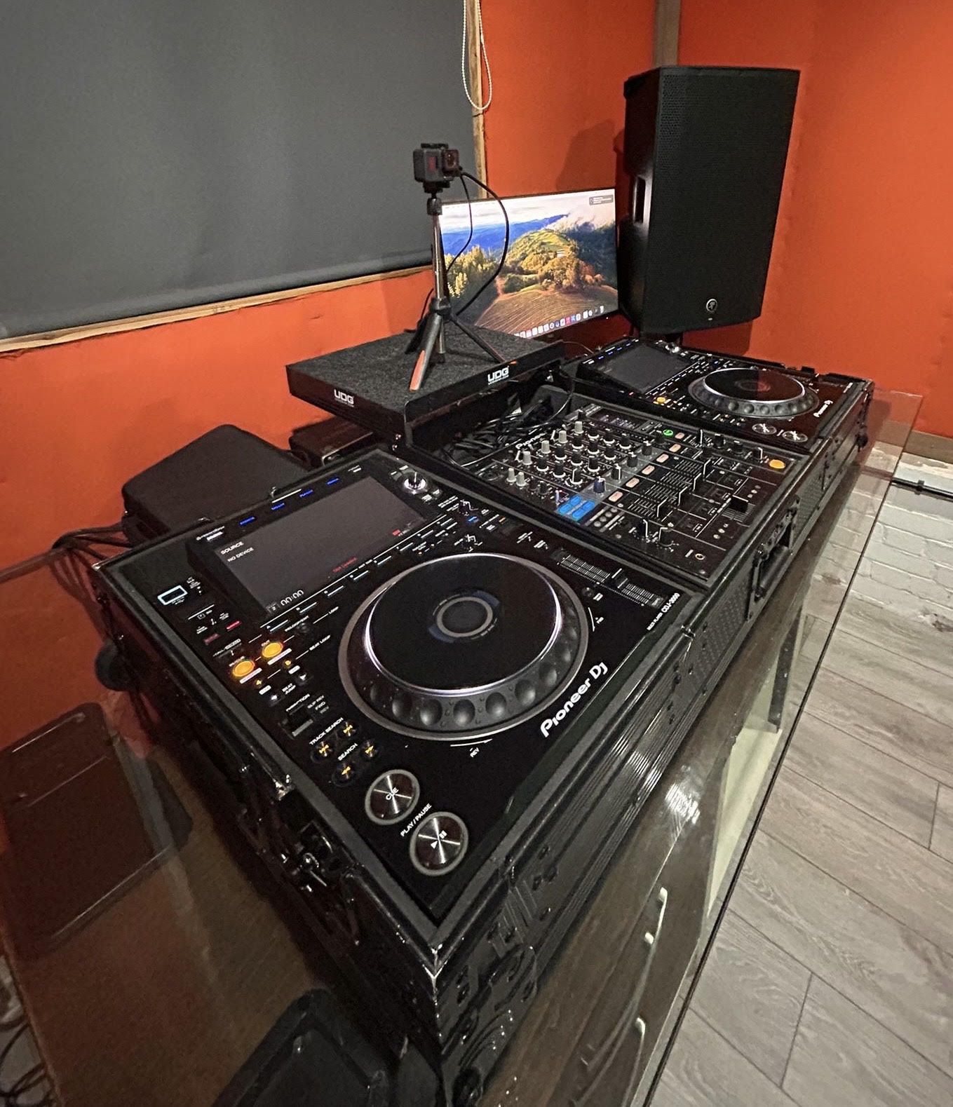 Ridiculously Cool Music Studios - Rehearsal and recording studios in ...